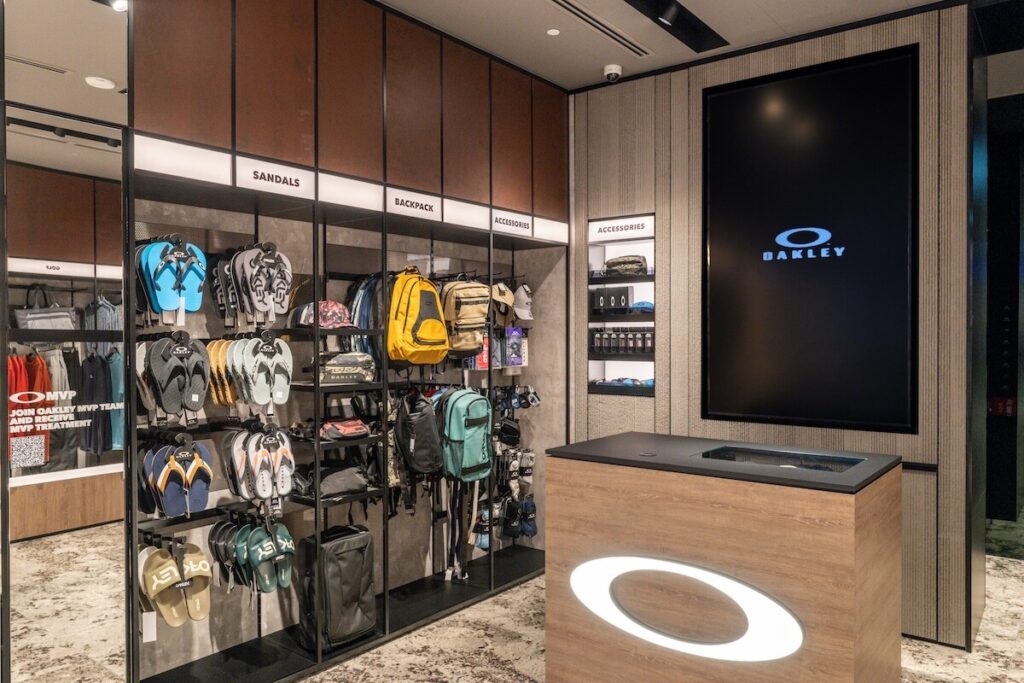 Oakley Premium Store with New and Exclusive Services at The Shoppes ...