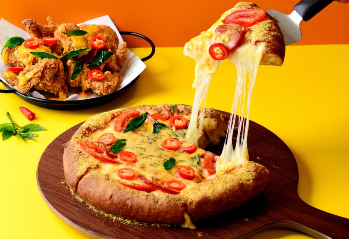 Pizza Maru Cheese Pull Challenge: Up to 50% Off at Changi T2 (Until 30 ...